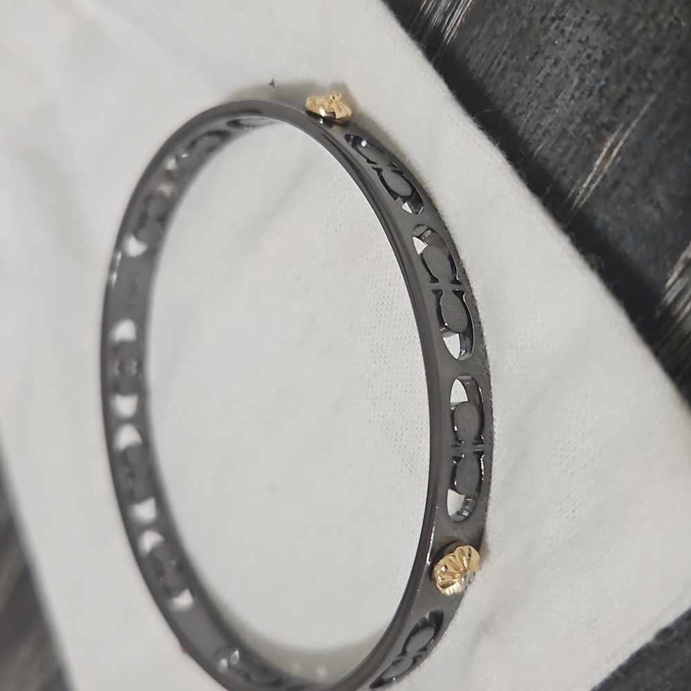 Coach Daisy Rivet Kissing C Bangle Bracelet - Gem